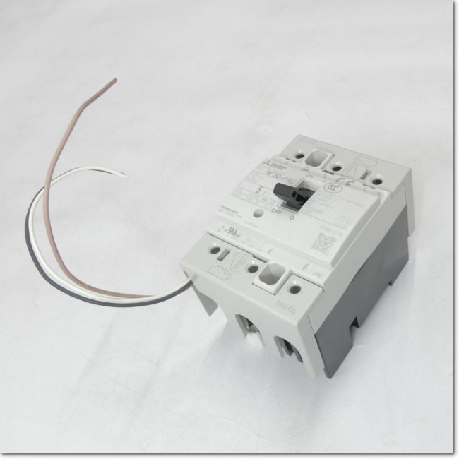FA機器ドットコム / NF30-FAU 3P 5A ノーヒューズ遮断器 補助スイッチ 端子カバー付き (三菱電機) | FA機器ドットコム